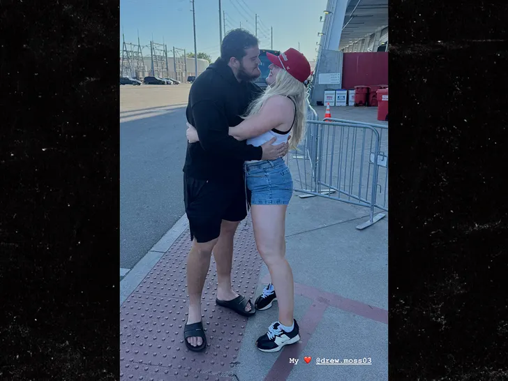 Mya Lesnar Spotted Supporting NFL Boyfriend at 49ers Game With Sweet ...
