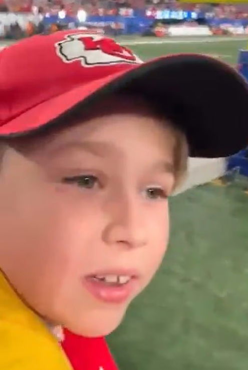 NFL Fan Dubbed the New ‘Phillies Karen’ after Swiping Young Boy’s Gift ...