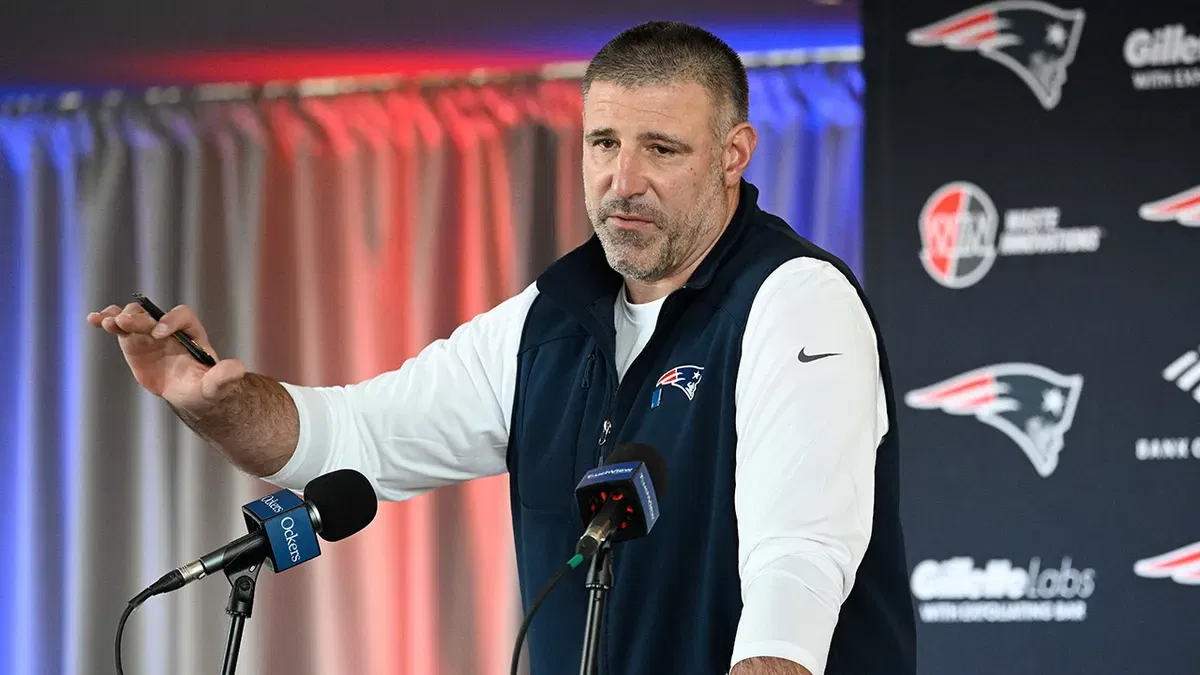 Mike Vrabel Doesn’t Hold Back, Blasts Week 6 Officiating - TMSPN