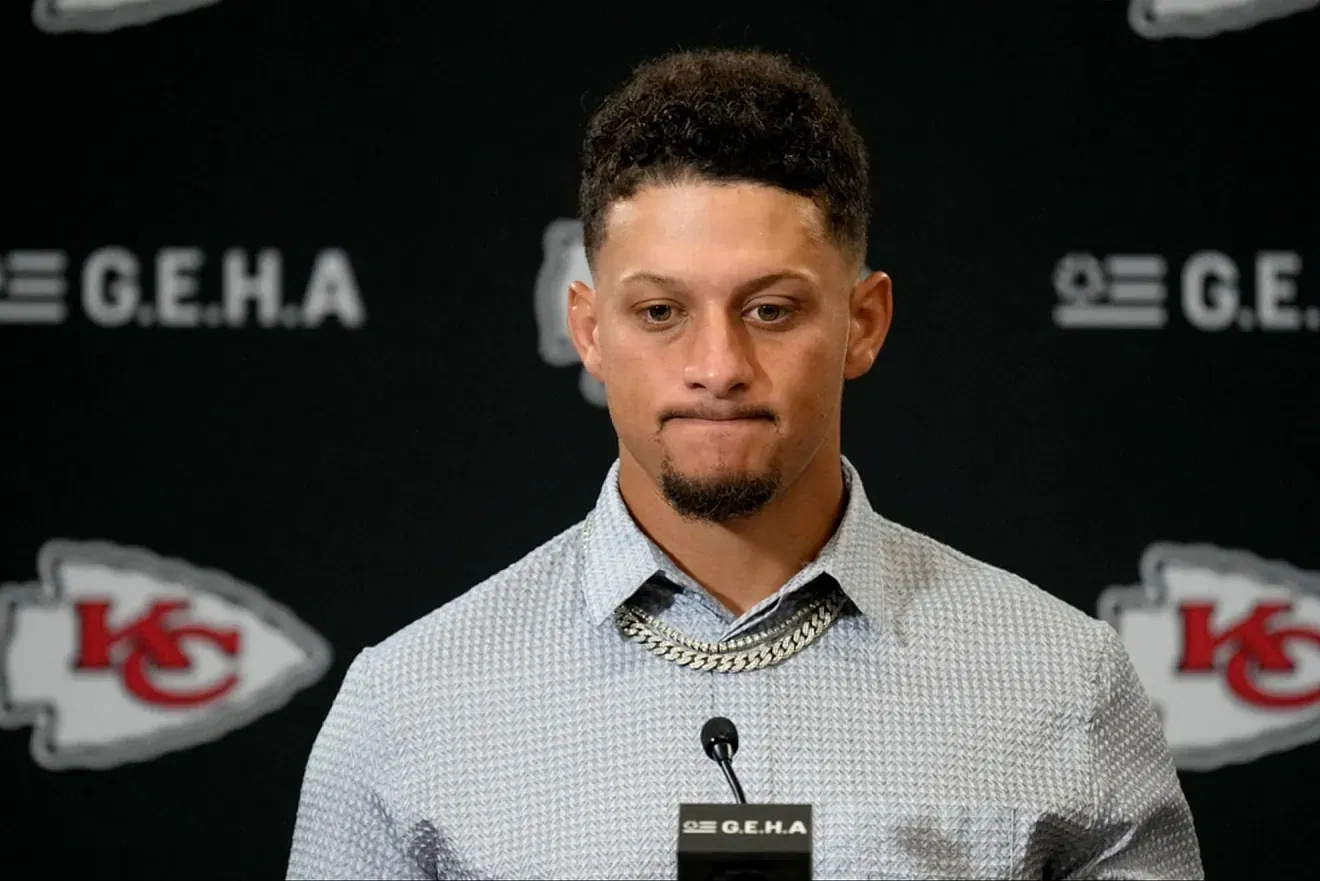 Patrick Mahomes' Bold Gameday Suit Sparks Mixed Reaction - TMSPN