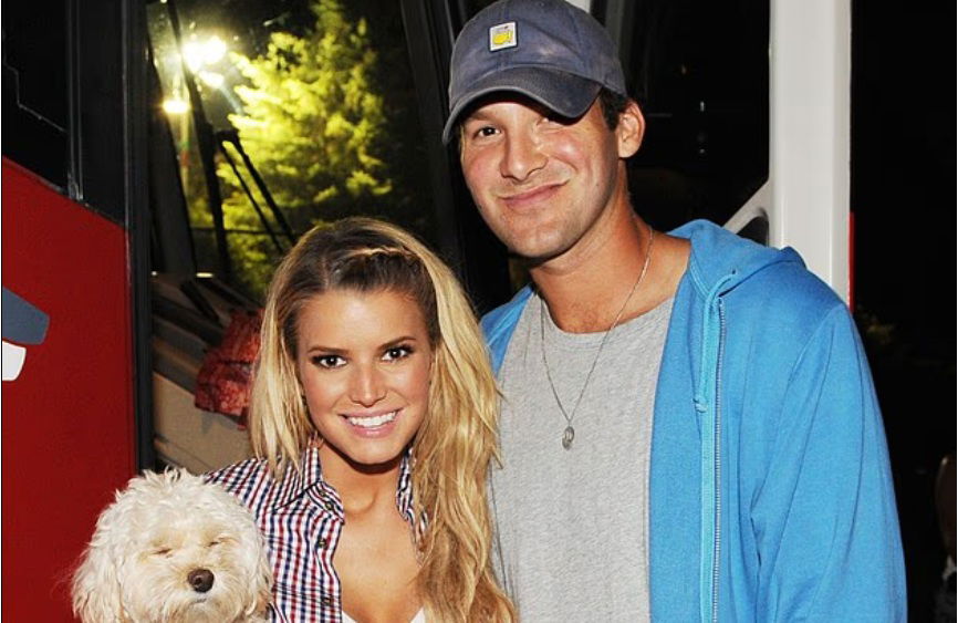 Jessica Simpson Puts Tony Romo on Blast Over Bizarre Post-Breakup Gift ...