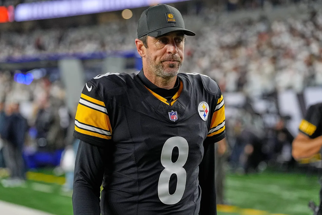 Aaron Rodgers Left Bloodied After Vicious Hit in Steelers–Bills ...
