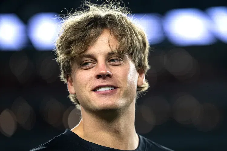 Joe Burrow’s Shaggy New Hairstyle Goes Viral in First Bengals ...