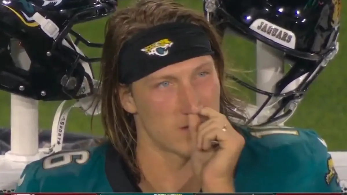 Trevor Lawrence Caught on Camera Making a Disgusting Move During ...