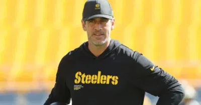 Aaron Rodgers Takes A Shot At Lions Linebacker In Mic’d Up Moment - TMSPN