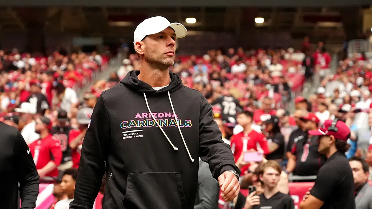 Cardinals Coach Apologizes After Angrily Berating and Punching Running ...