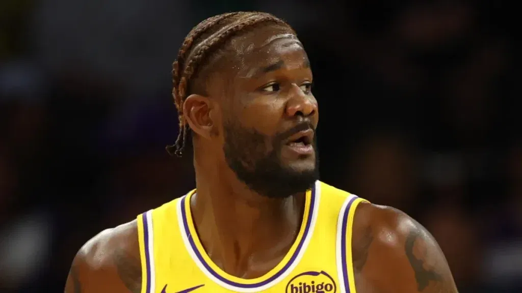 Deandre Ayton Offers Strange Explanation for Disappointing Lakers Debut ...