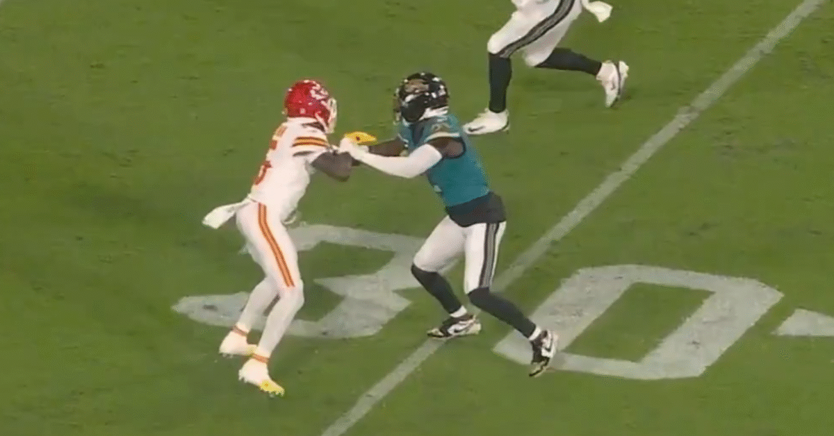 Angry NFL Fans Say Chiefs’ Star Deserved Ejection for Alleged Punch on ...