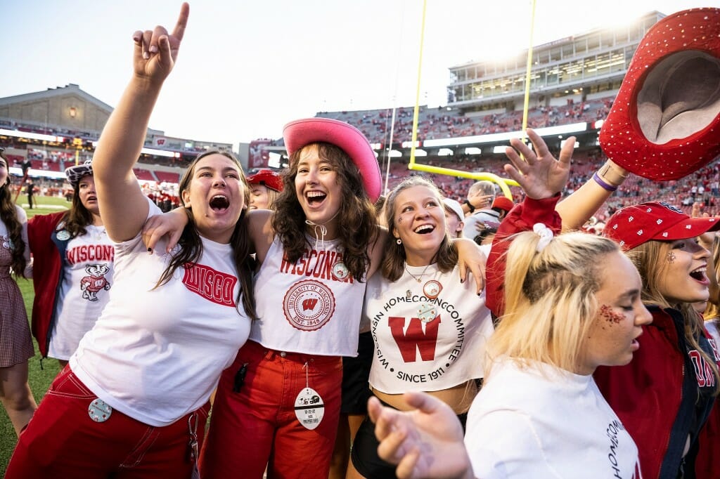 Wisconsin Fans Lead the Nation in Beer Sales as Badgers Struggle ...