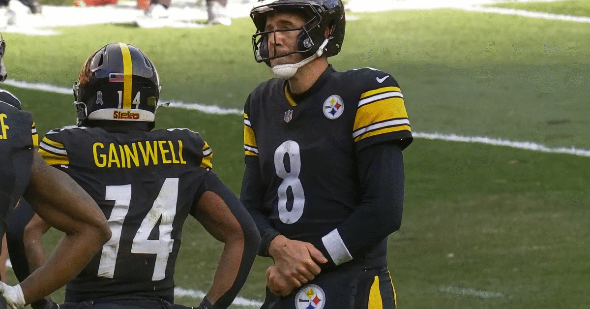 Fresh Reports Reveal New Insight Into Aaron Rodgers’ Wrist Injury - TMSPN