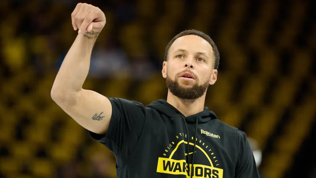 Steph Curry Shows Off Ultra-Rare Jordan 3 ‘Oregon Ducks’ Sneakers ...