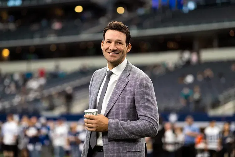 Fans Call for CBS to Remove Tony Romo Following Widespread Backlash to ...
