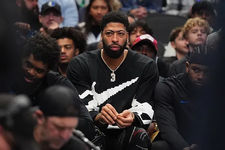 NBA Trade Deadline Buzz: Raptors and Hawks Monitoring Anthony Davis - TMSPN