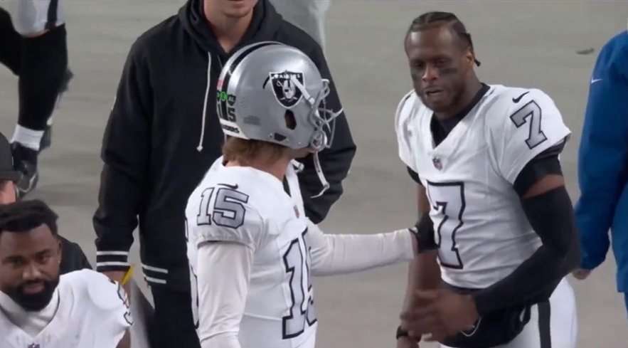 Kenny Pickett Steps In to Calm Geno Smith During Heated Sideline ...