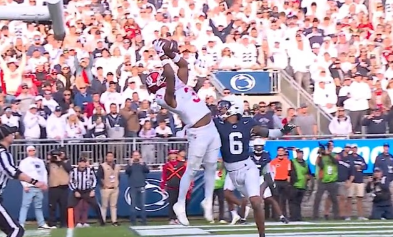 Fans Lose Their Minds Over “Greatest Catch You’ll Ever See” During ...