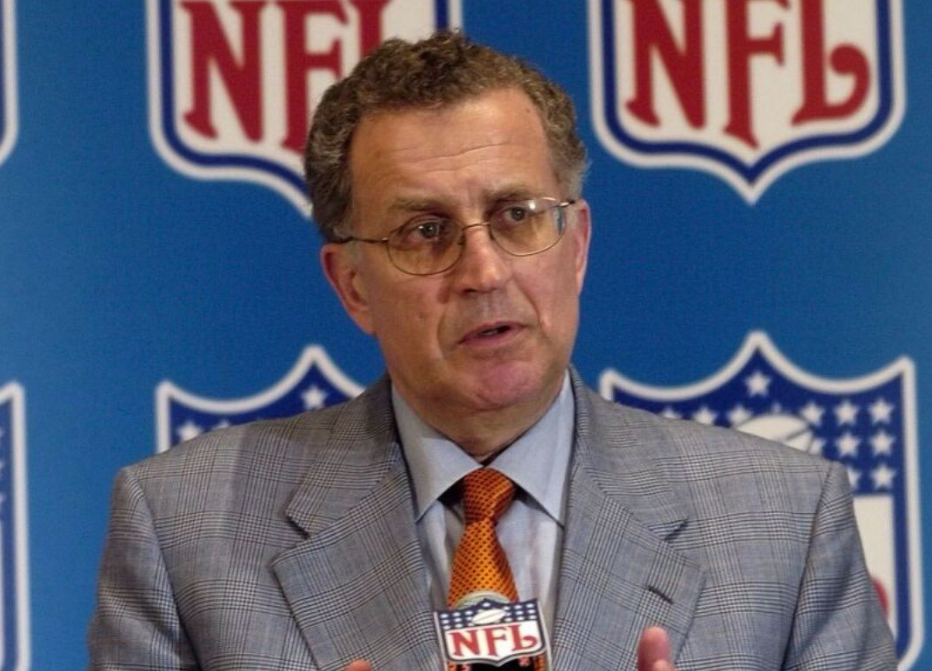 Legendary Ex-NFL Commissioner Passes Away at 84 - TMSPN