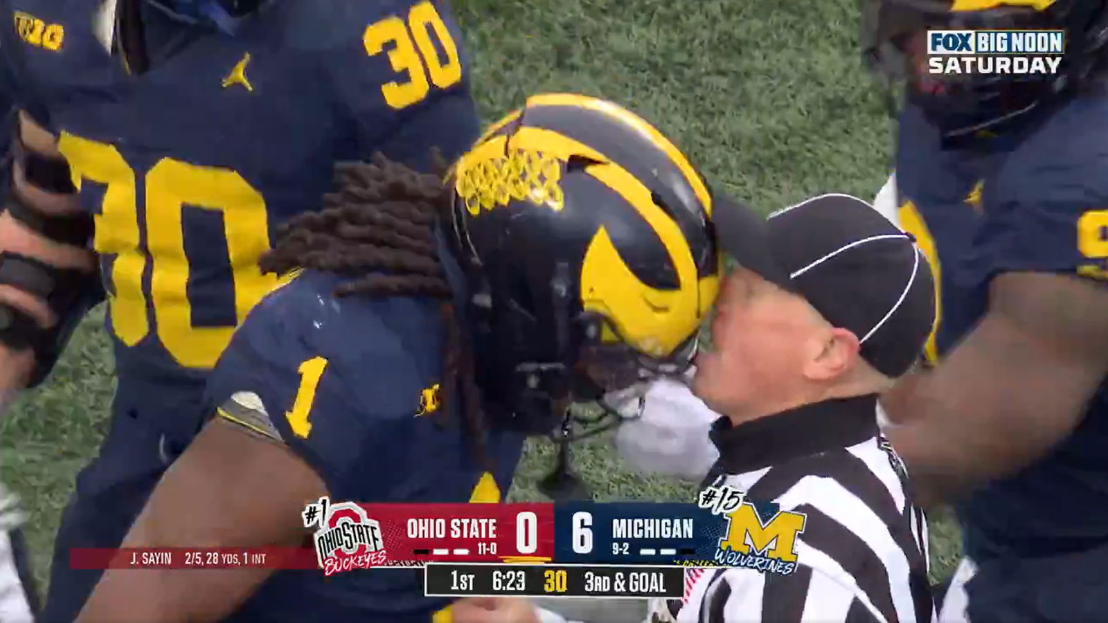 Fans All Had the Same Reaction After Michigan Player Appeared to Headbutt a Referee - TMSPN