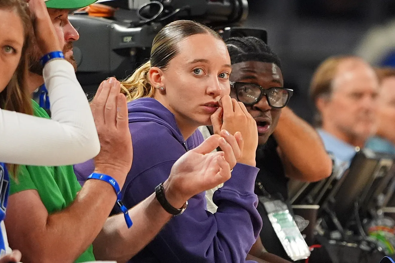Paige Bueckers Shows Love for Girlfriend Azzi Fudd at UConn’s Season ...