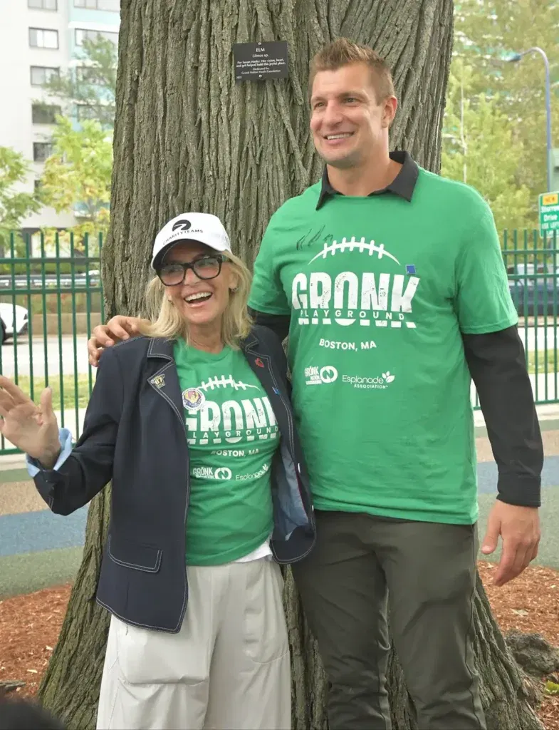 Rob Gronkowski Signs One-Day Deal to Retire as a Patriot, Honoring Late Friend Lost to Cancer ...