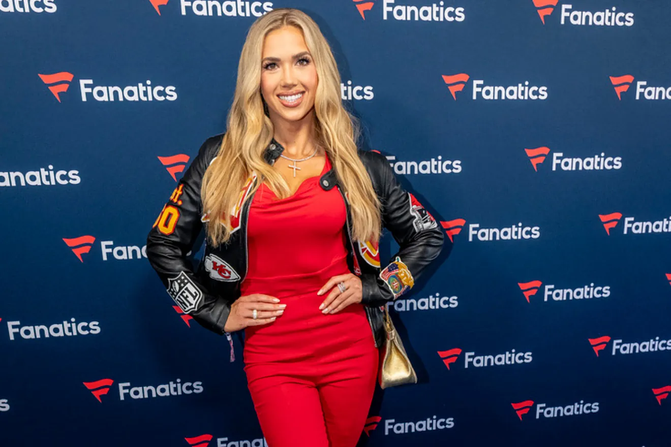 Gracie Hunt Turns Heads at Arrowhead Stadium in Santa-Inspired Outfit ...