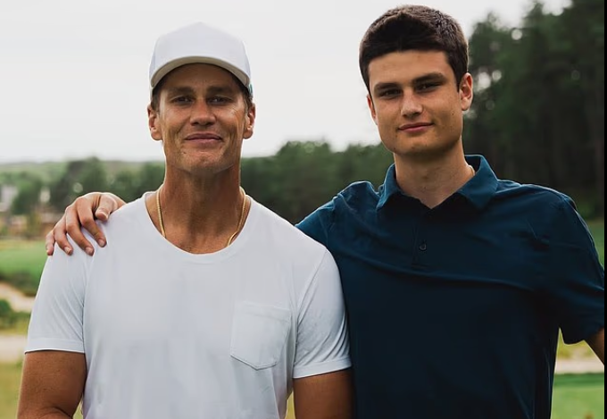 Tom Brady's Sweet Secret Handshake With Daughter Vivian Goes Viral at ...