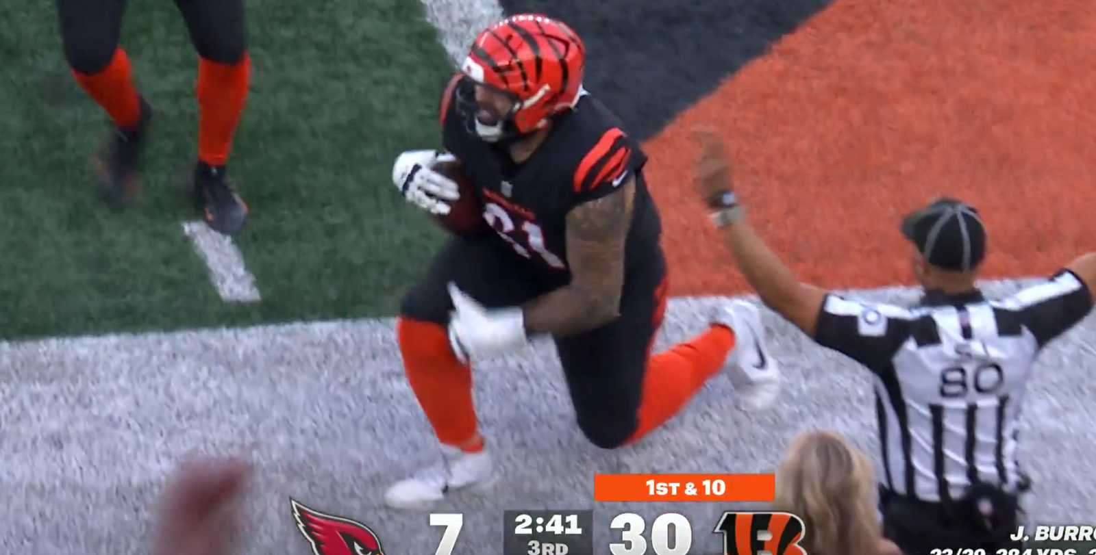 Bengals’ 345-Pound Lineman Goes Viral With Jaw-Dropping Catch-And-Run ...
