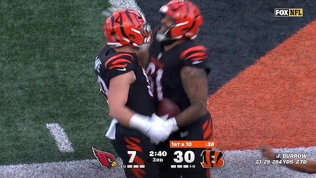 Bengals’ 345-Pound Lineman Goes Viral With Jaw-Dropping Catch-And-Run ...