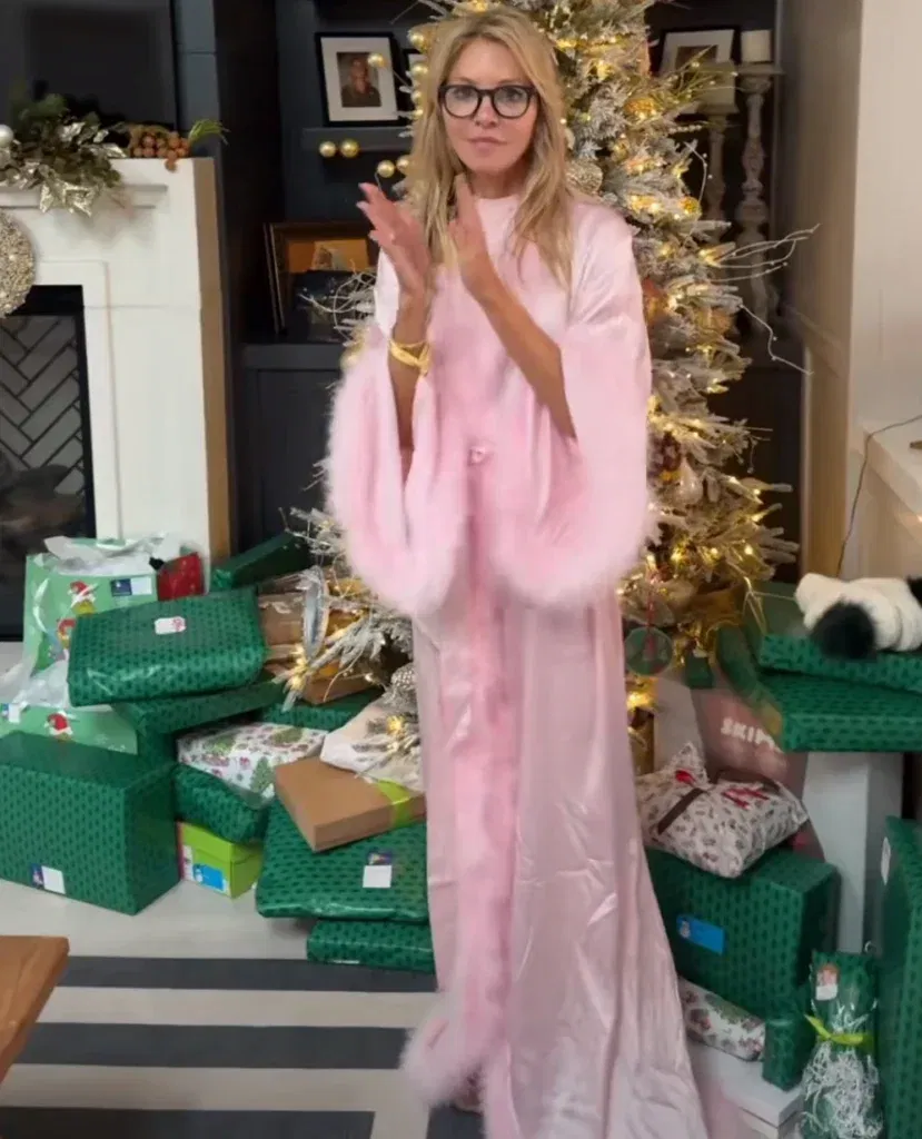 Lane Kiffin’s Wife Layla Turns Heads in Furry Pink Pajamas in Daughter ...