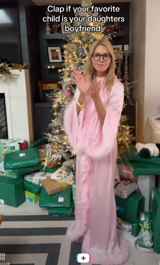 Lane Kiffin’s Wife Layla Turns Heads in Furry Pink Pajamas in Daughter ...