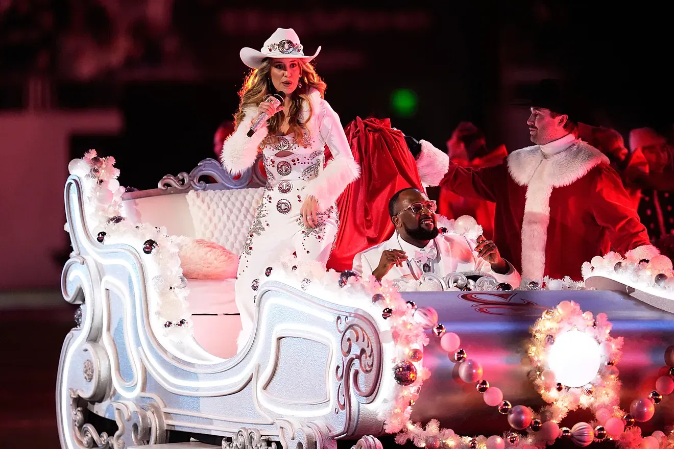 Lainey Wilson’s Halftime Appearance Sparks Beyoncé Debate Online - TMSPN