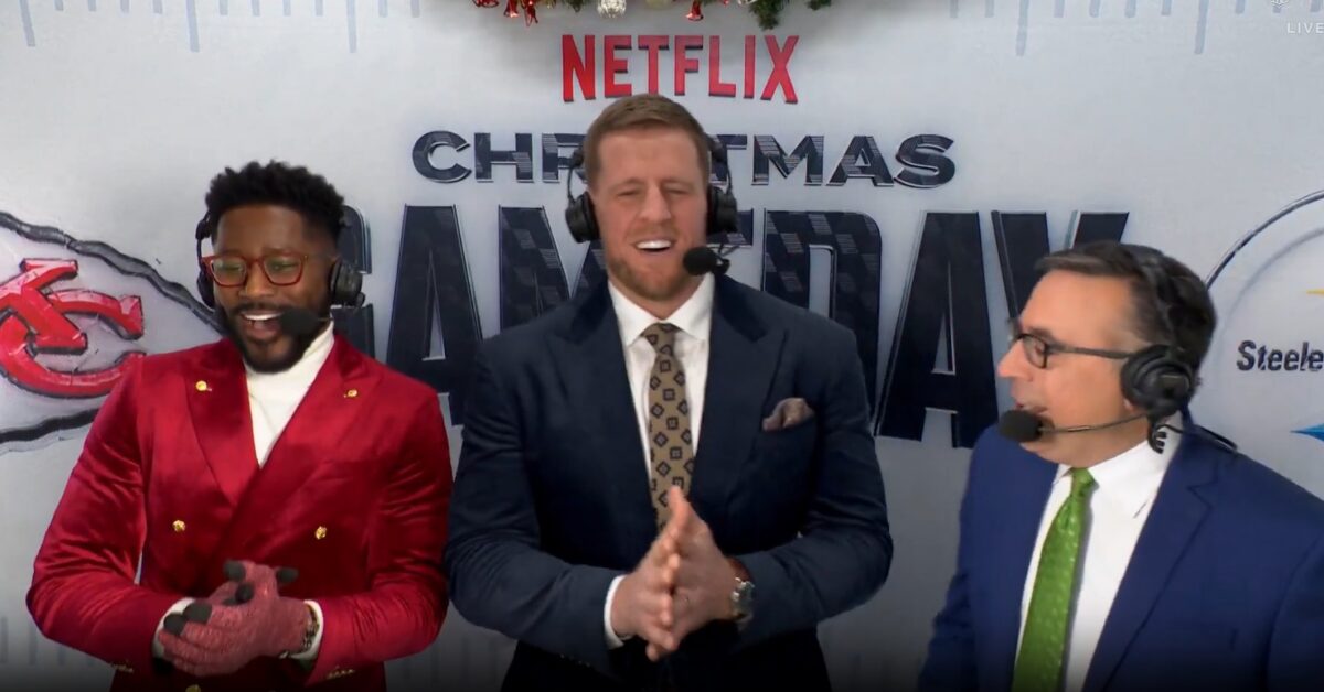 Ian Eagle Delivers Perfect Stranger Things Joke During NFL on Netflix ...