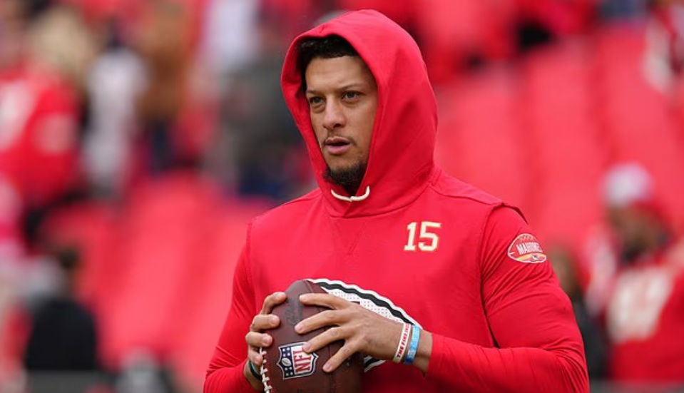 Patrick Mahomes Breaks Down Emotionally After ACL Tear, Admits ‘I Don’t ...