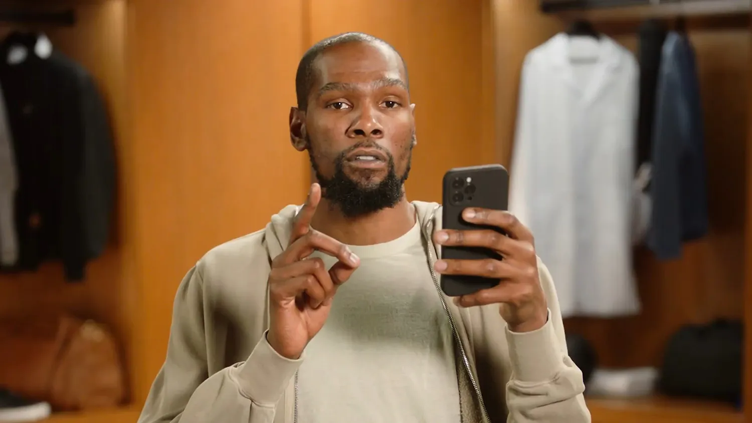 Alleged Kevin Durant Messages About Stephen Curry Stir Controversy - TMSPN