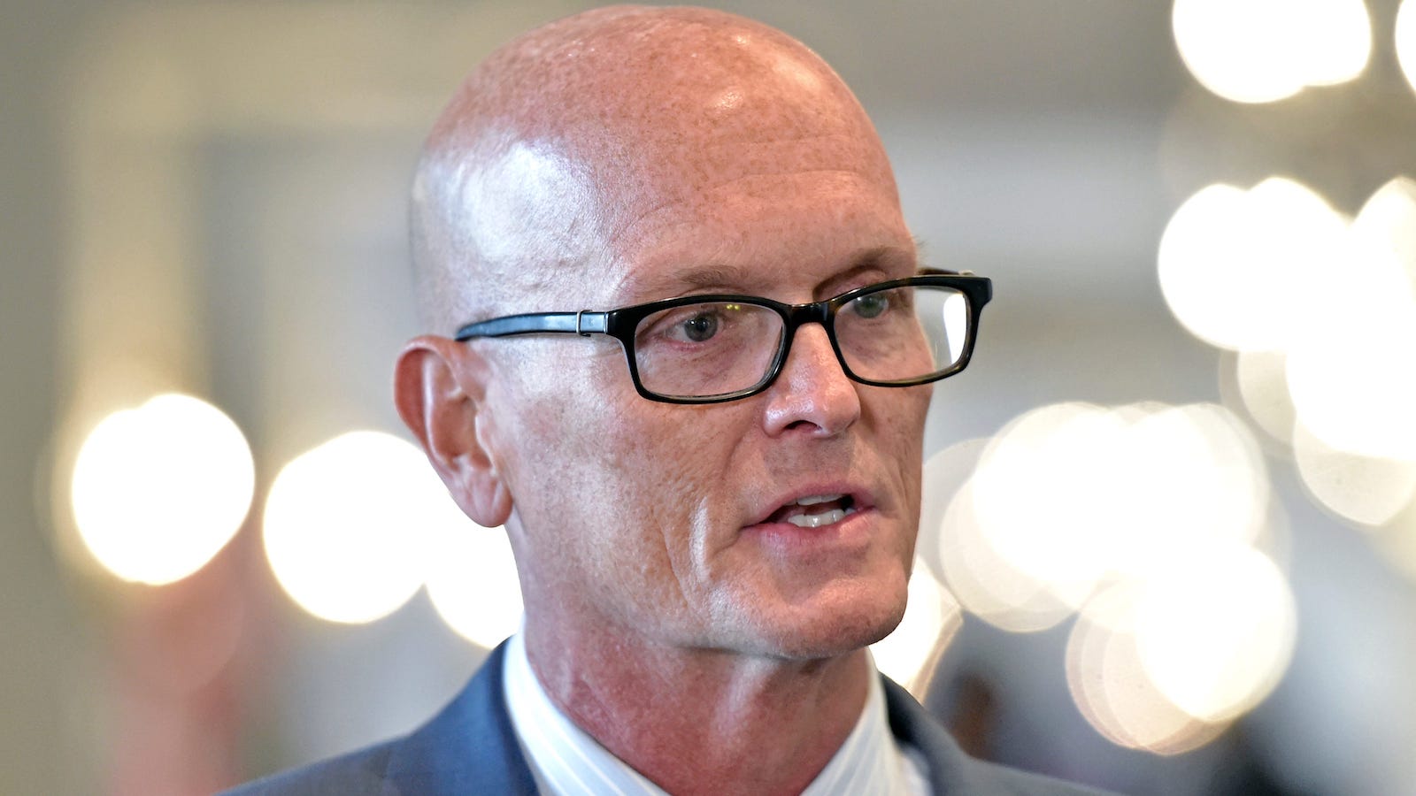 Scott Van Pelt Reacts After ESPN Airs Same-Sex Kiss During New Year’s ...