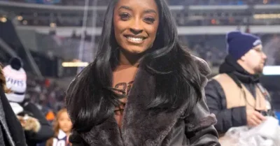 Simone Biles Shares Her Good-Luck Charm During Bears’ Playoff Win - TMSPN