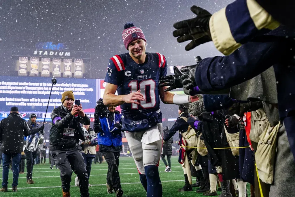 Drake Maye’s Wife Ann Shows Off Massive Ring Ahead of Patriots–Broncos ...