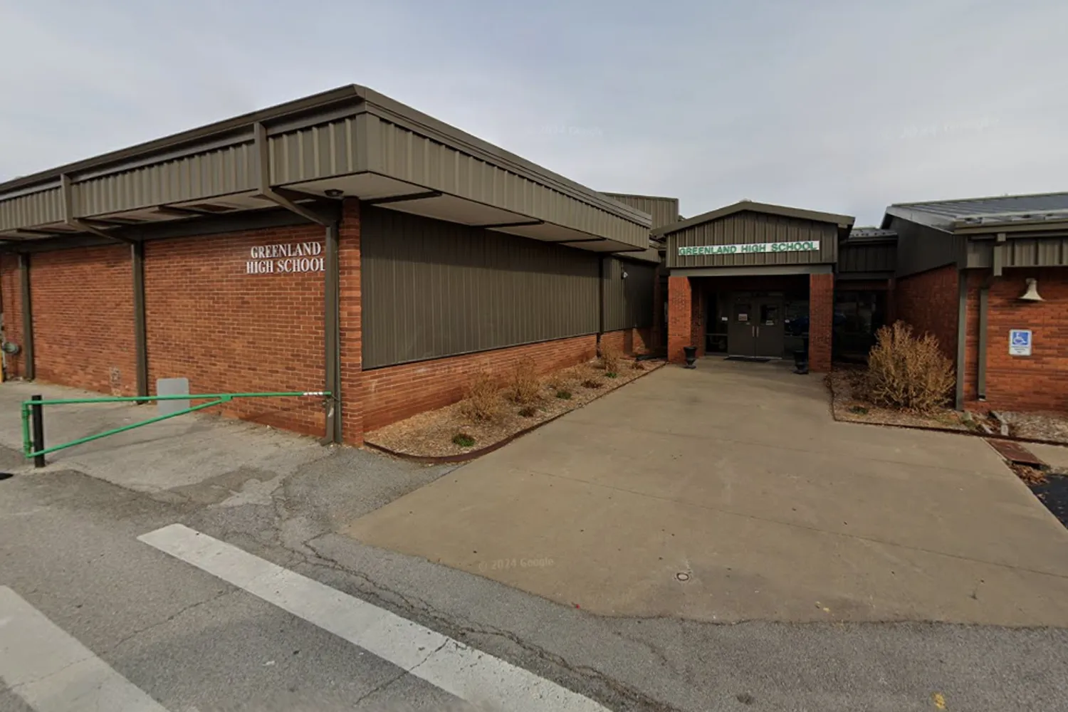 Basketball Coach and Two Players — Including His Daughter — Hurt in ...
