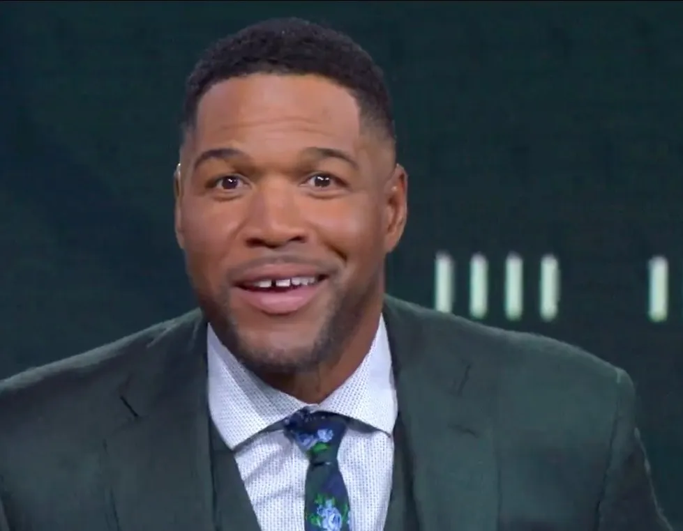 Michael Strahan Laughs Off Losing Historic Sack Record To Myles Garrett ...