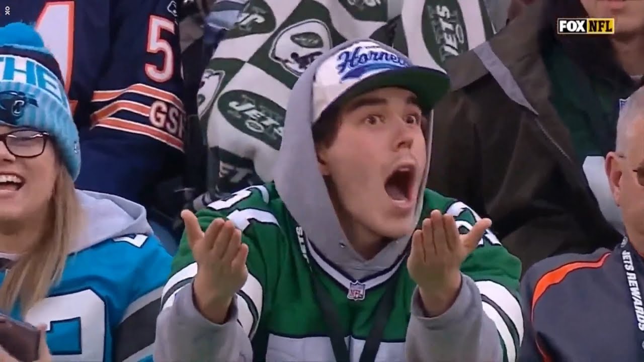 New Yorkers Lose It After Empire State Building Glows in Patriots ...