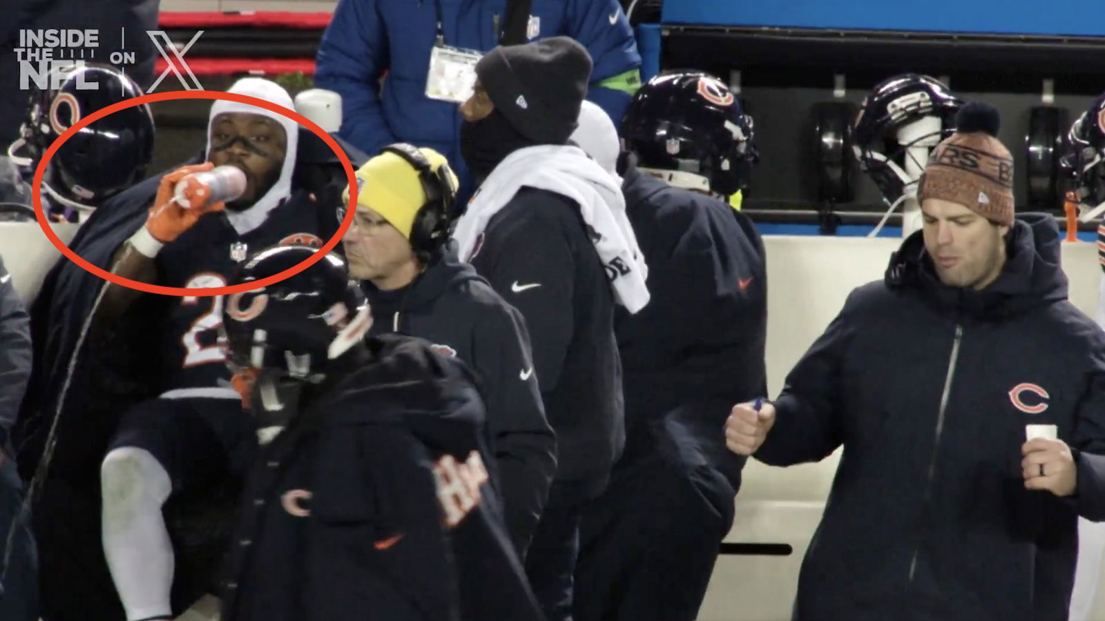Bears Player’s Priceless Reaction Steals Spotlight After Teammate’s ...