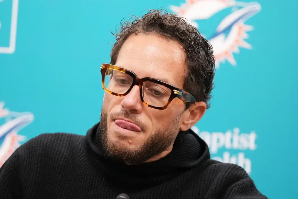 Report: Mike McDaniel Felt Betrayed by Dolphins Owner Stephen Ross - TMSPN