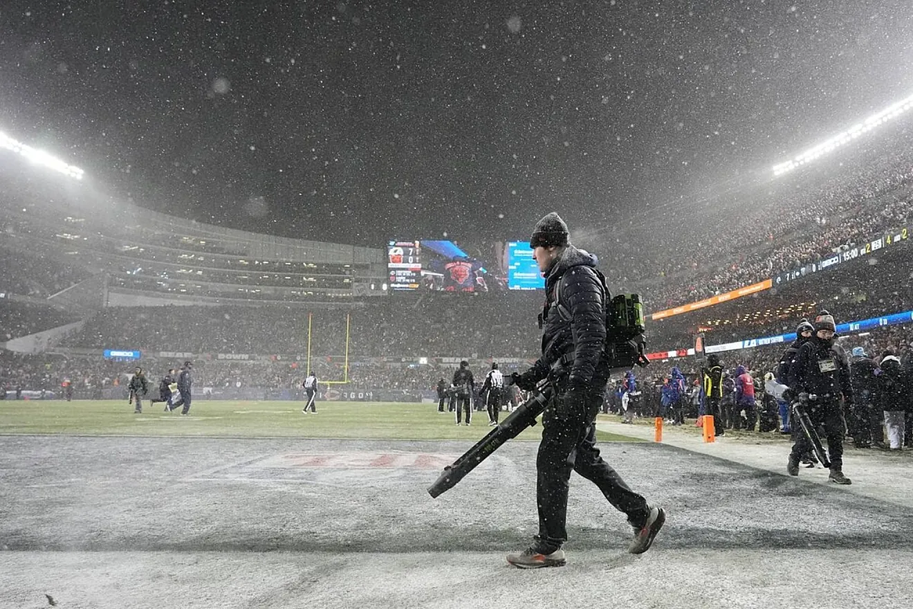 Mother Nature Threatens to Crash NFL Championship Sunday - TMSPN