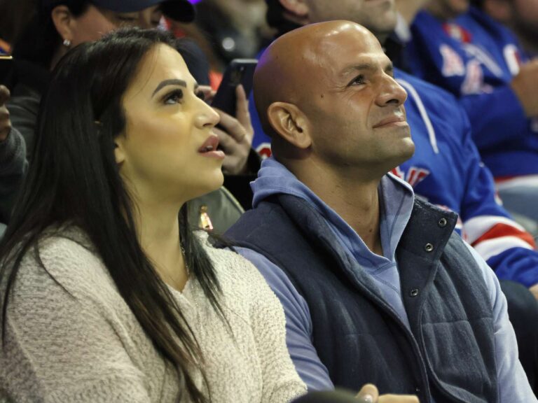 Why Robert Saleh’s Wife Sanaa and Their Seven Kids Are in the Spotlight ...