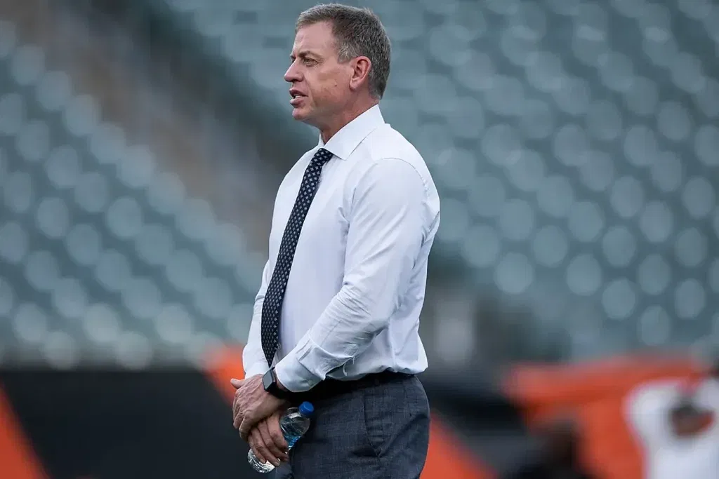 Mike McDaniel’s Friend Points Finger at Troy Aikman in Dolphins Firing ...