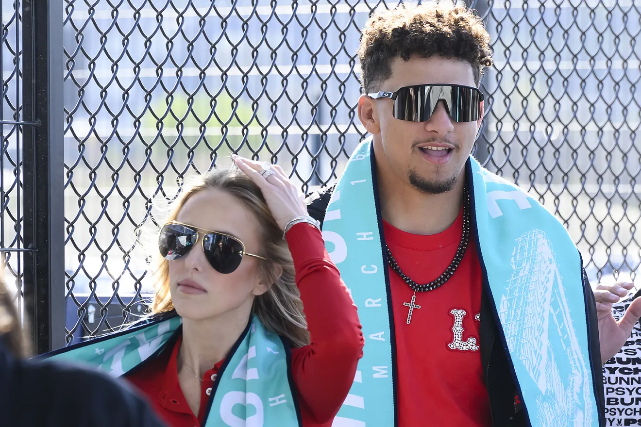 Brittany Mahomes Accidentally Reveals Gruesome Knee Scar on Patrick ...
