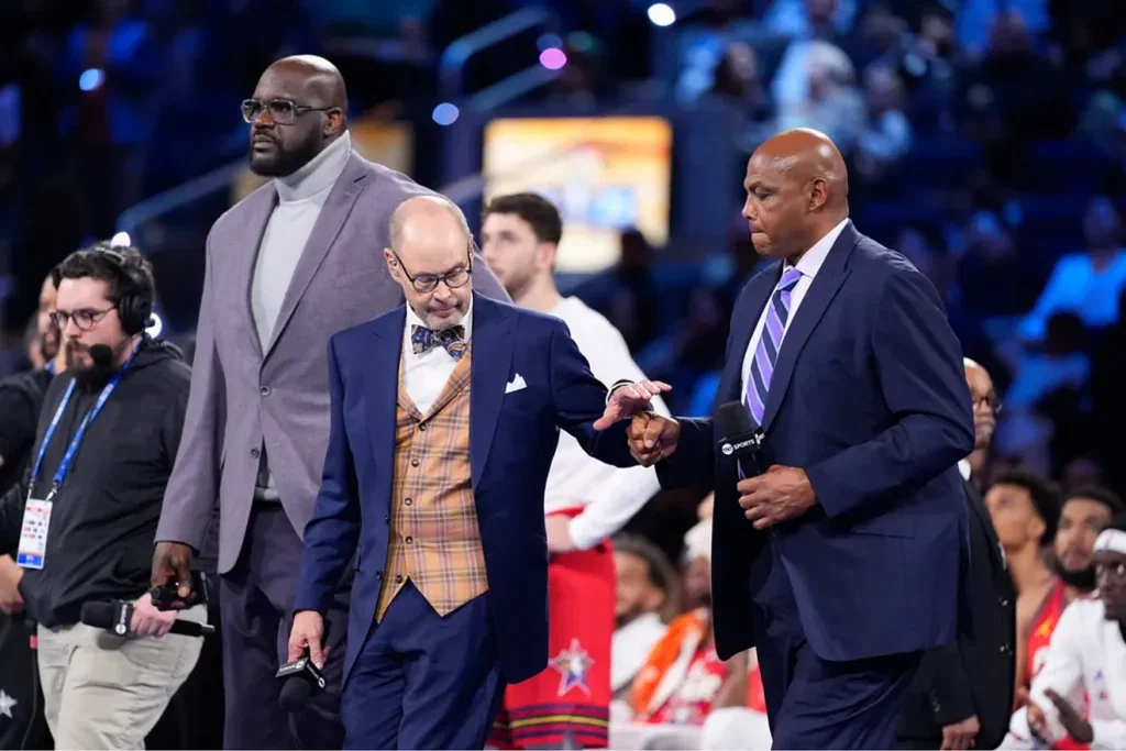 Shaquille O’Neal Fires Back at Charles Barkley Over 1993 Finals Joke ...