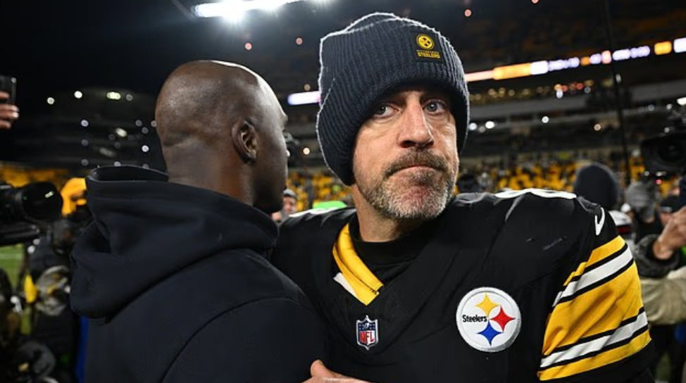 Timeline Emerges for Aaron Rodgers’ Retirement Decision as 42-Year-Old ...