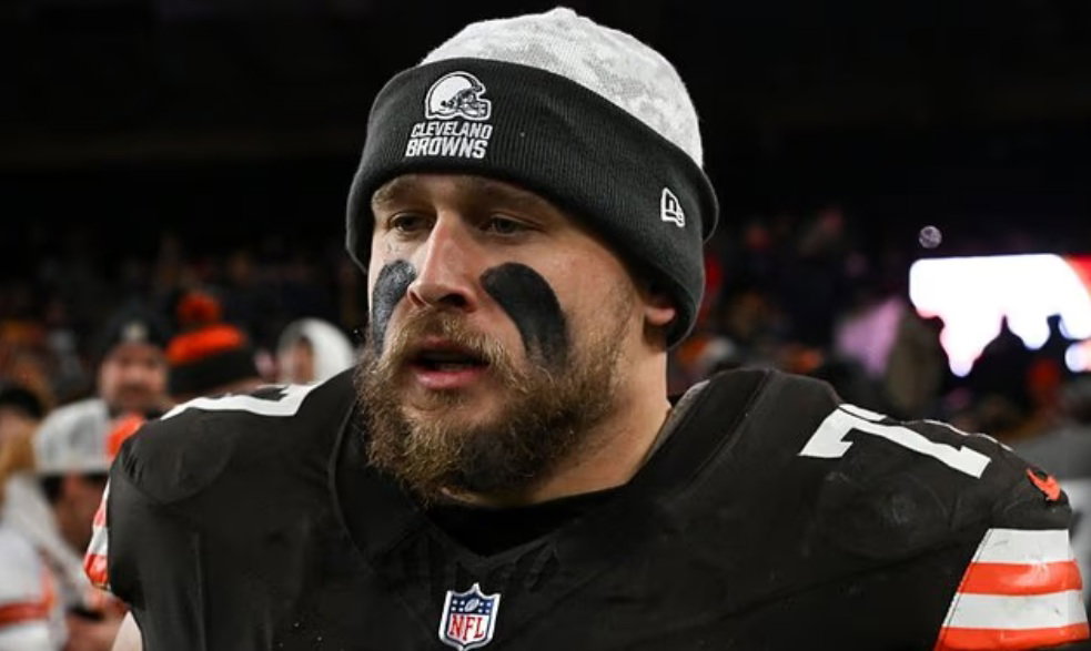 NFL Franchise Facing Major Uncertainty as Entire Offensive Line Hits ...