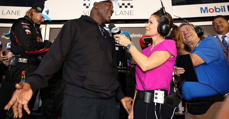 Michael Jordan’s Priceless Reaction to Daytona 500 Win Says It All - TMSPN