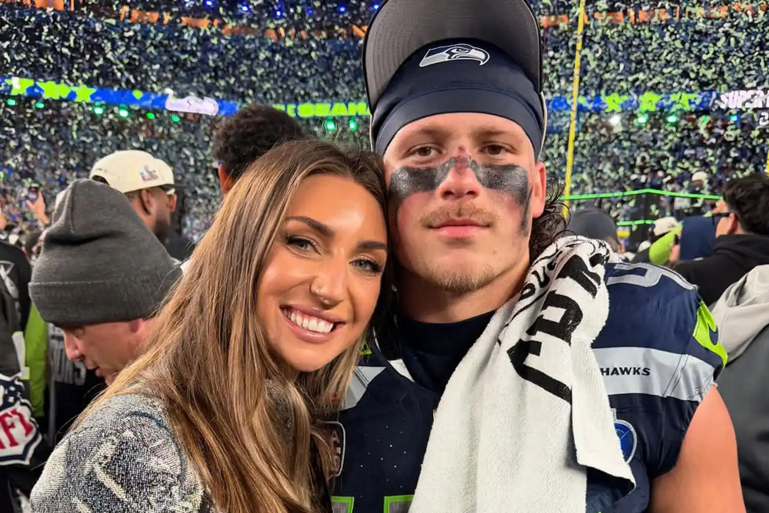 Seahawks Linebacker Drake Thomas Ties the Knot With Haylie Beck - TMSPN